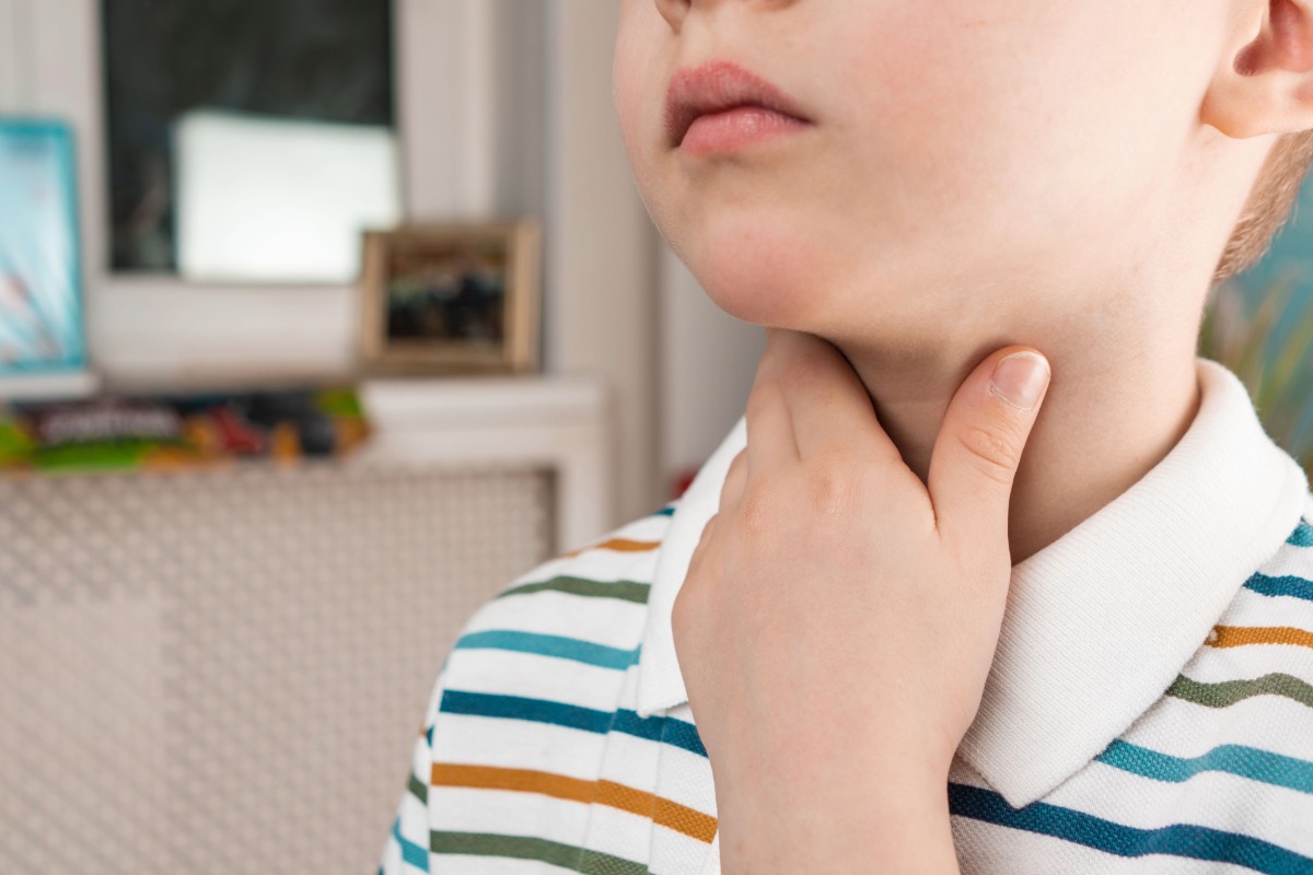 Angine et mal de gorge chez l’enfant : comment la soulager efficacement ...